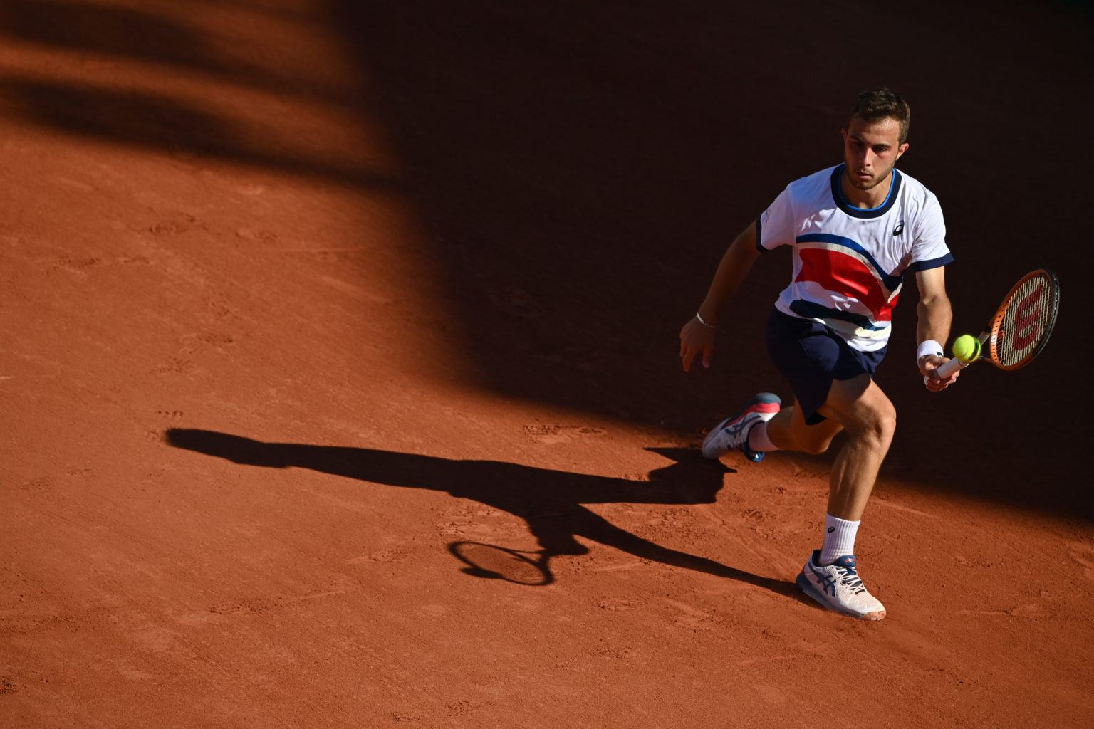 La carotte ou le bâton – Courts Club