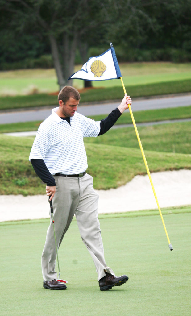 Tennis Players who swing golf clubs – Courts Club